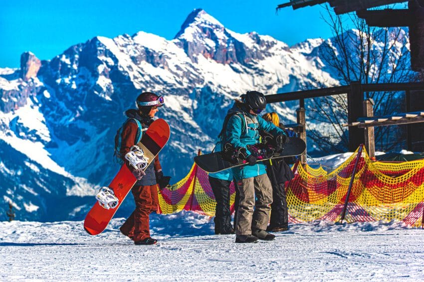 10 Best Snowboarding Resorts In The World - GripOutdoor.com